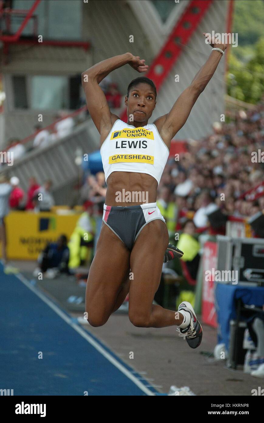 DENISE LEWIS SAUT EN GATESHEAD GATESHEAD INTERNATIONAL STADIUM ...