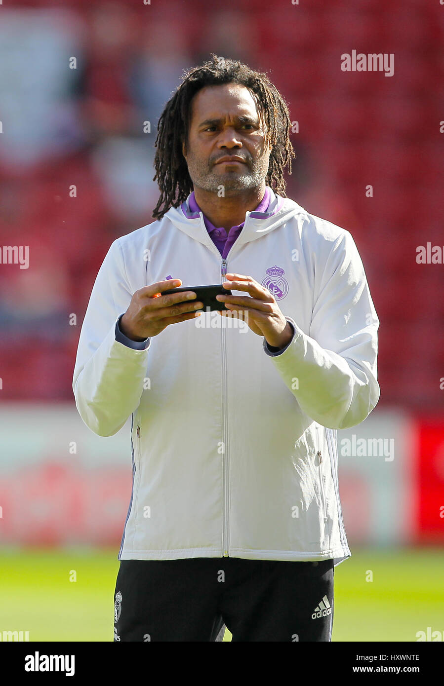Christian karembeu real de madrid Banque de photographies et d’images à ...