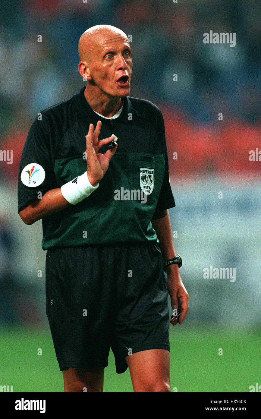 Pierluigi collina uefa referee 11 Banque de photographies et d’images à ...