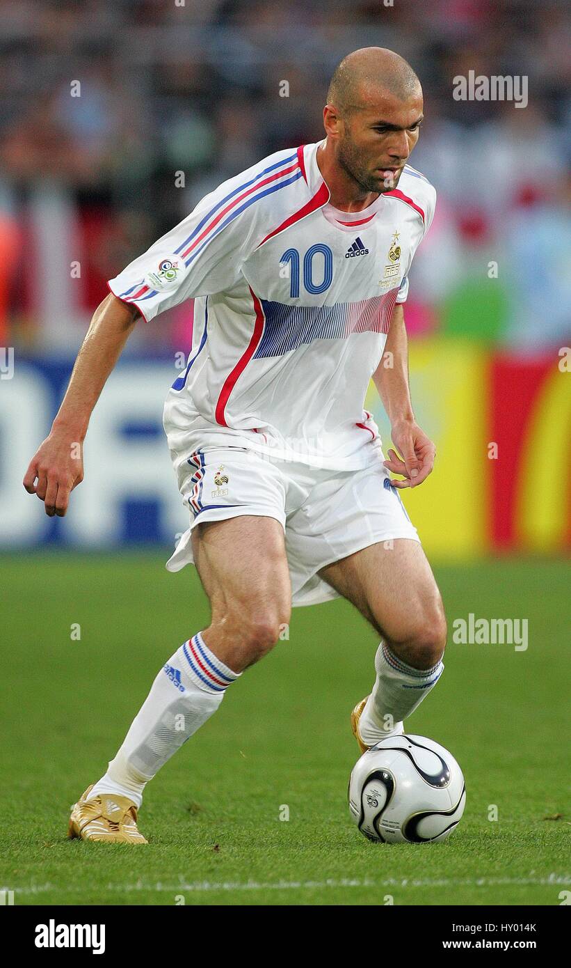Zinédine zidane 2006 Banque de photographies et d’images à haute ...