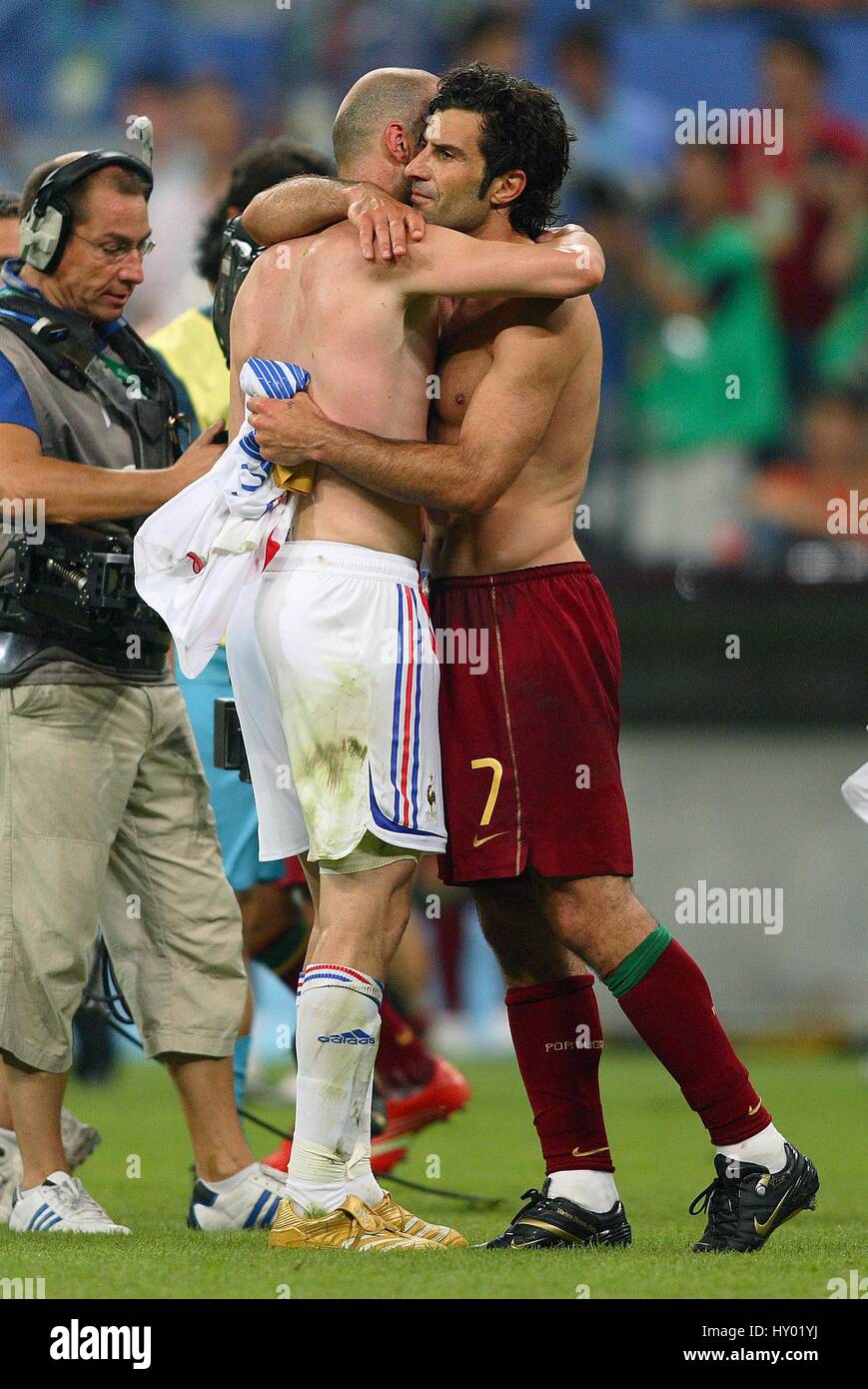 Zinedine zidane and luis figo Banque de photographies et d’images à ...