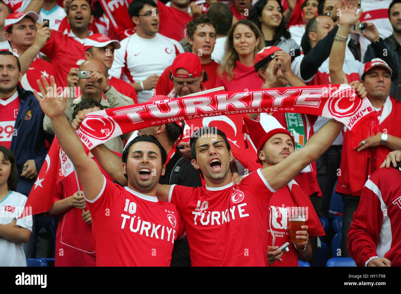Turkish football fans turkey Banque de photographies et d’images à ...