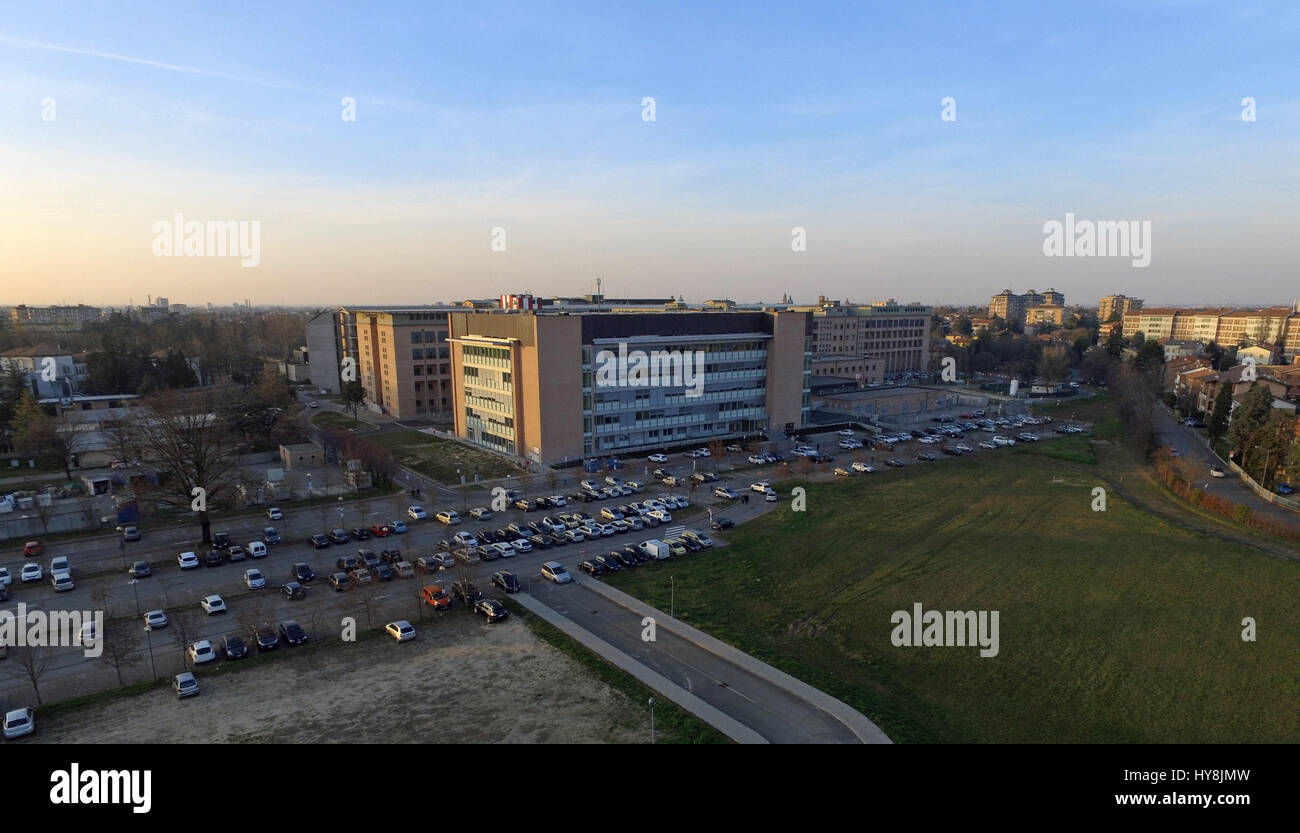 Vue aérienne de l'hôpital de Reggio Emilia de Santa Maria Nuova, CORE ...