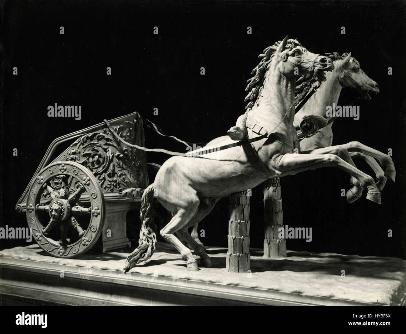 Sculpture de chars et chevaux Banque de photographies et d’images à ...