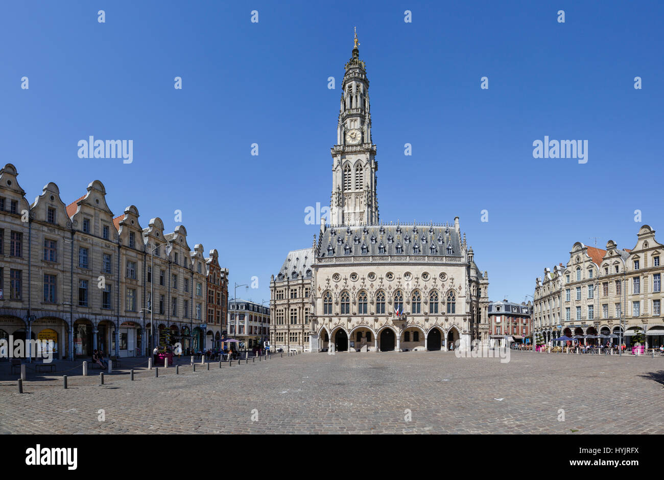 La Place des Héros et Hôtel de Ville, Arras, Pas-de-Calais, France Photo Stock - Alamy