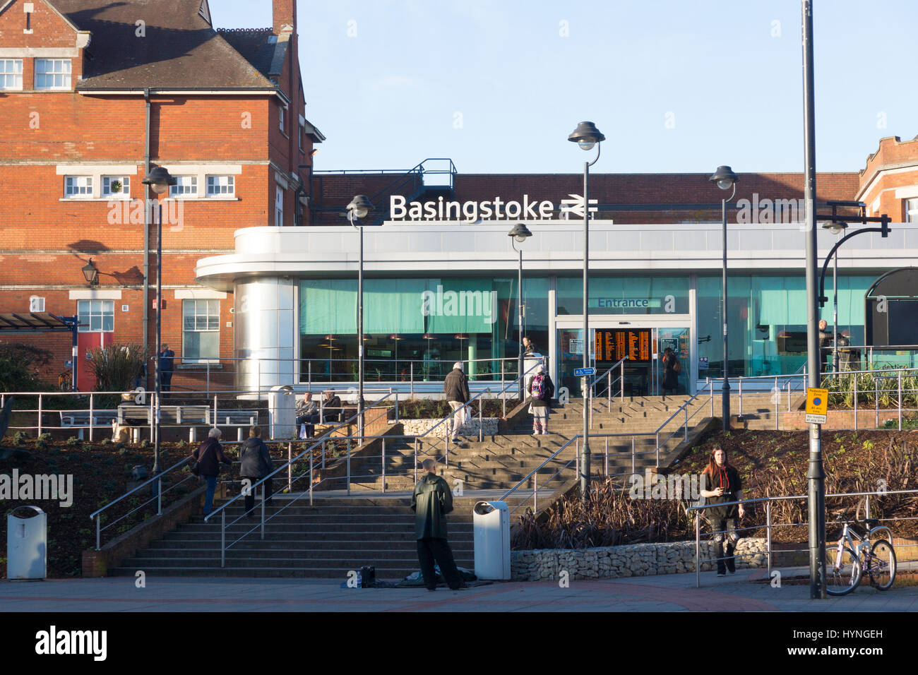 Basingstoke train station Banque de photographies et d’images à haute ...