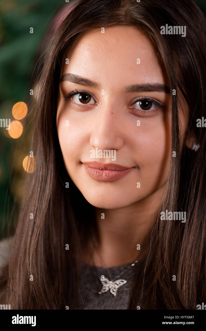 Fille brune Banque de photographies et d’images à haute résolution - Alamy