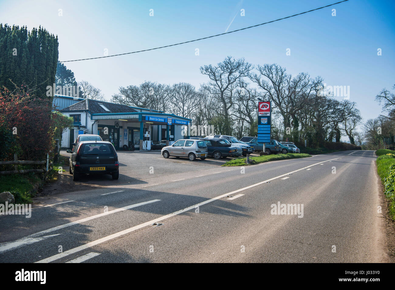 Poteau croix rouge Banque de photographies et d’images à haute ...