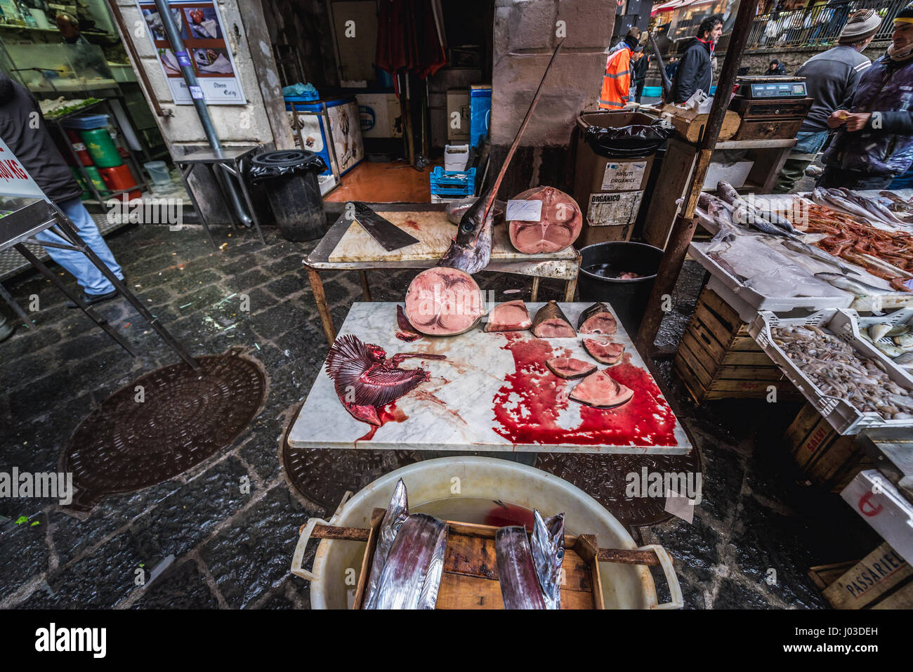 Morceaux de poisson en vente sur le célèbre vieux marché de poisson ...