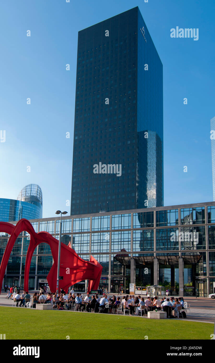 Esplanade de la defense Banque de photographies et d’images à haute ...