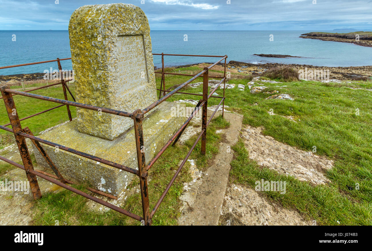 Monument à l'épave de la Charte royale le long du sentier du littoral ...