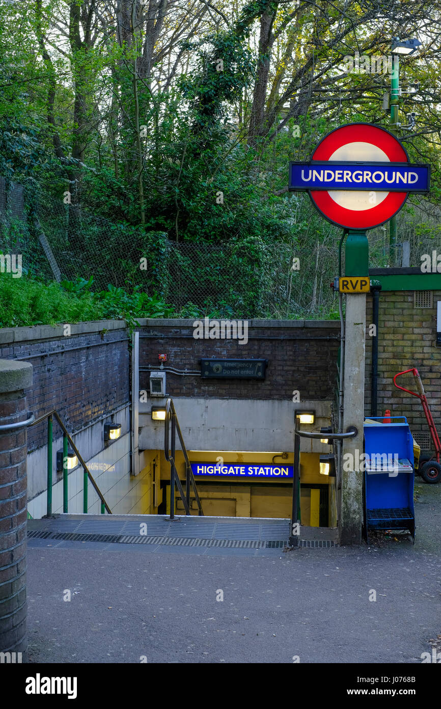Tube station Banque de photographies et d’images à haute résolution - Alamy