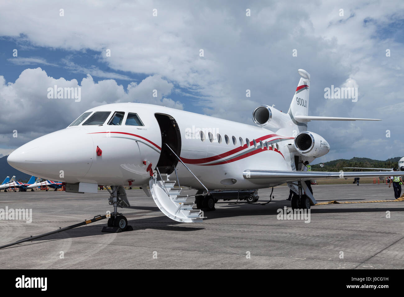 Avion falcon Banque de photographies et d’images à haute résolution - Alamy