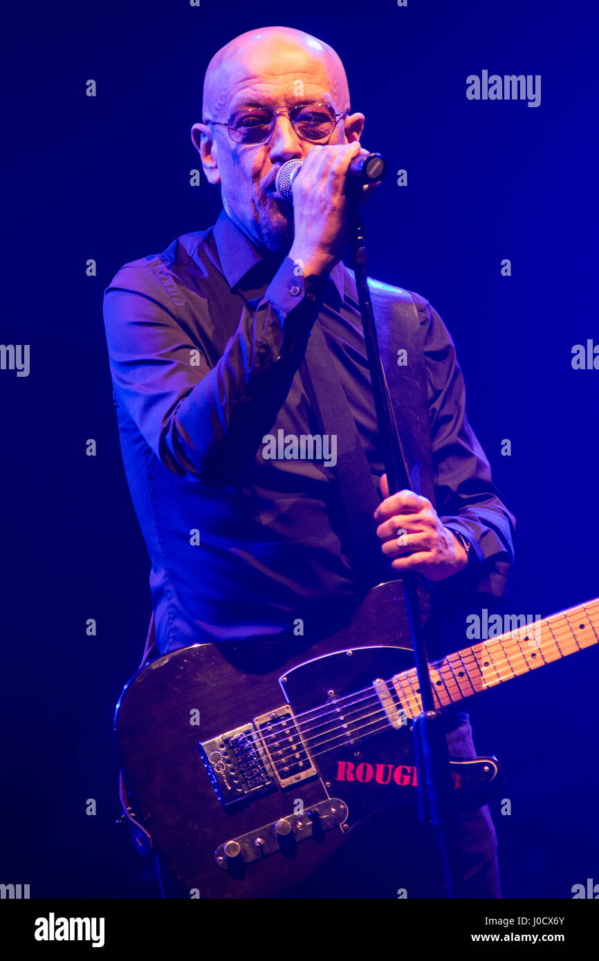 Punk rock band Banque de photographies et d’images à haute résolution ...