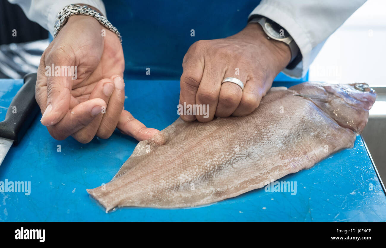 Filleting sole Banque de photographies et d’images à haute résolution ...