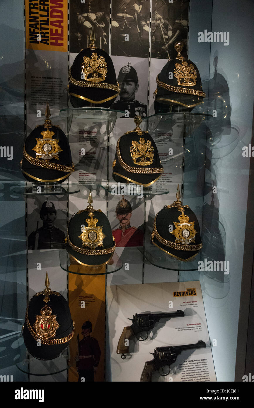 Canal militaire Banque de photographies et d’images à haute résolution ...