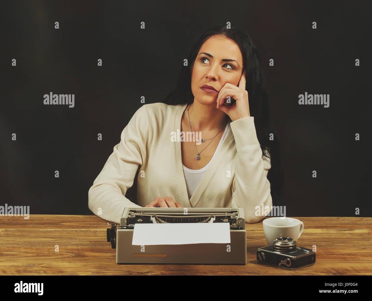 Vieille machine à écrire des années 1960 Banque de photographies et d ...