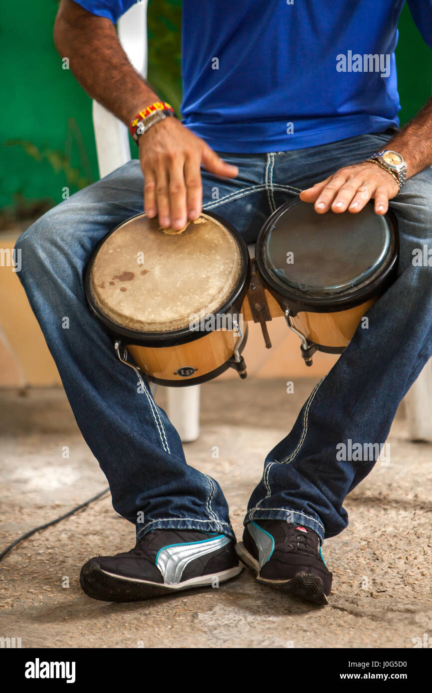Bongo Cuba Banque d'image et photos - Alamy