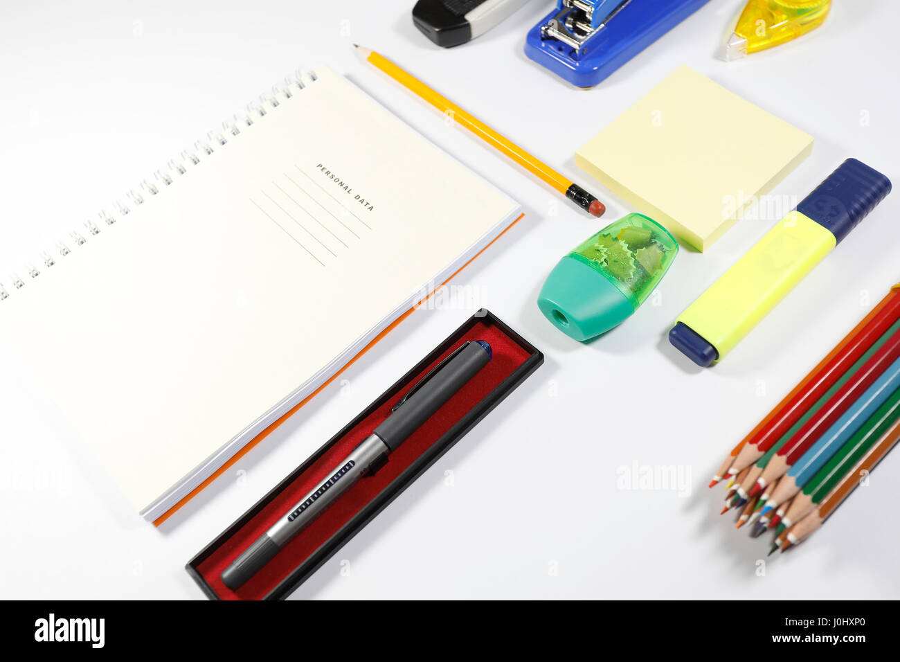 Bloc-notes, crayons de couleur, feutre, crayon, note de mémoire, binder ...