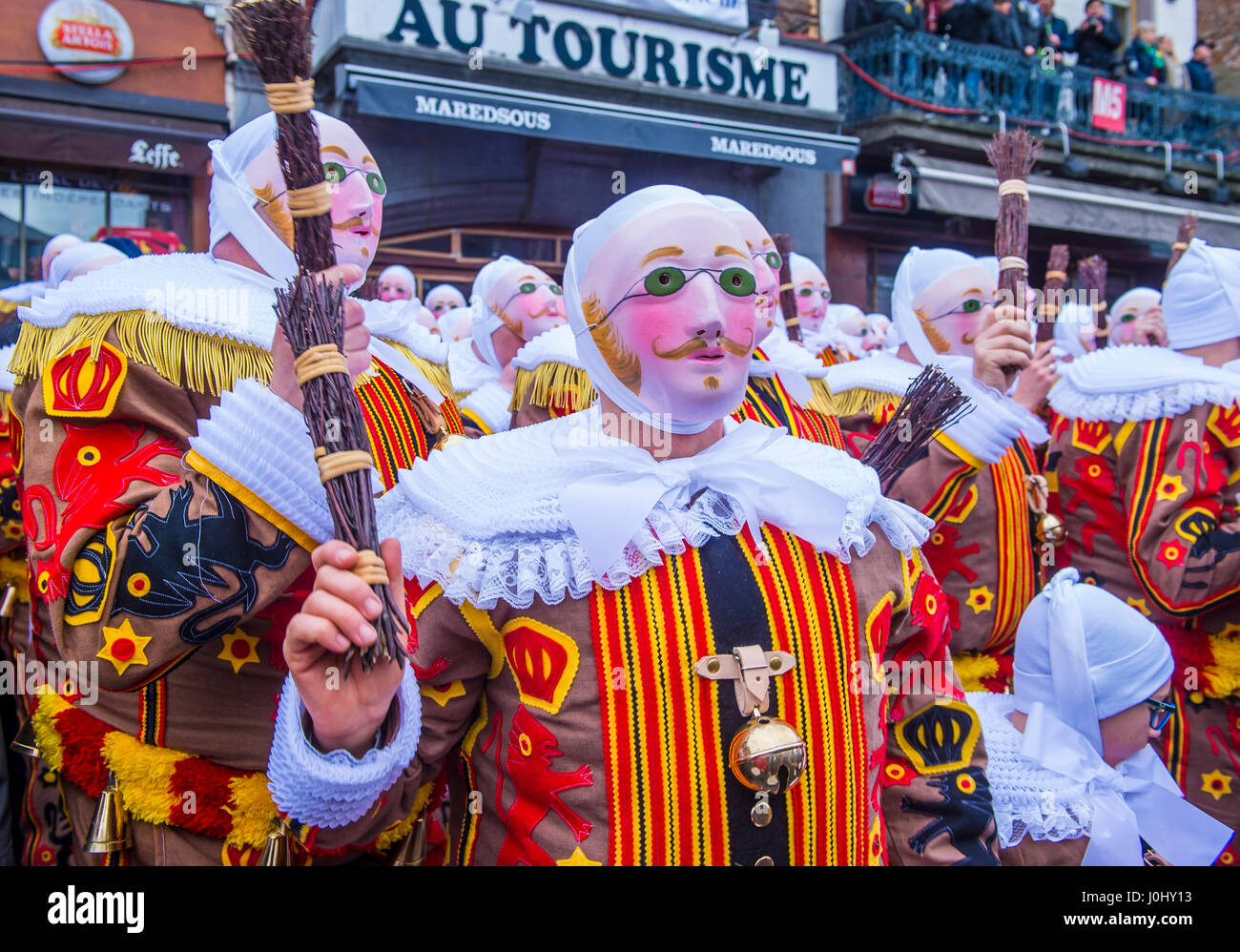 Les participants au carnaval de Binche à Binche, Belgique Photo Stock ...