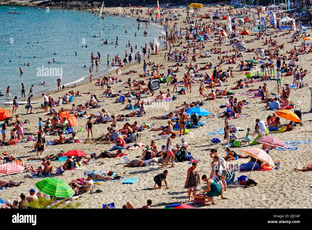 La plage de Port-Mer, près de Cancale (Ile et Vilaine, Bretagne, France ...