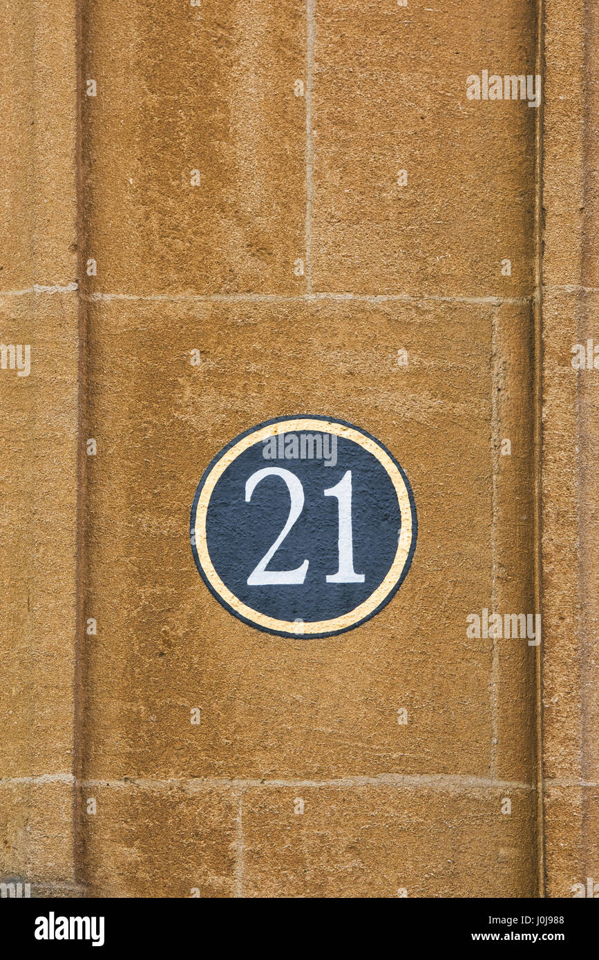 House number 21 sign Banque de photographies et d’images à haute ...