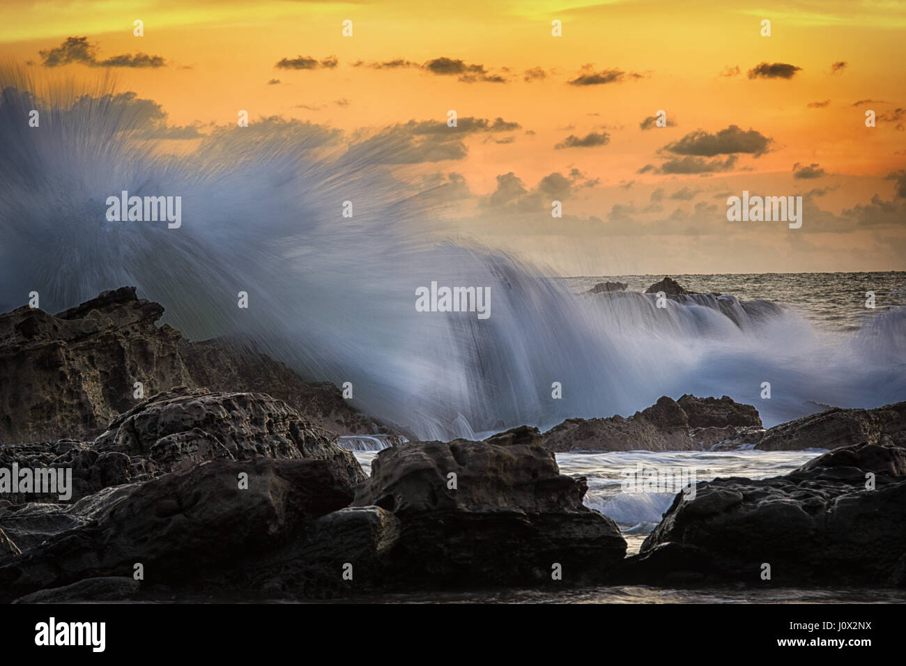 Plage de karang taraje bayah Banque de photographies et d’images à ...
