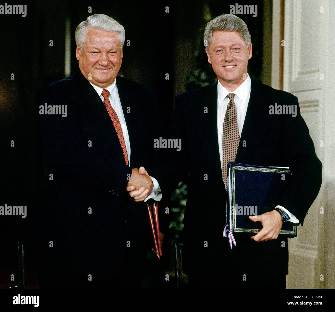 Russian president boris yeltsin hands Banque de photographies et d ...