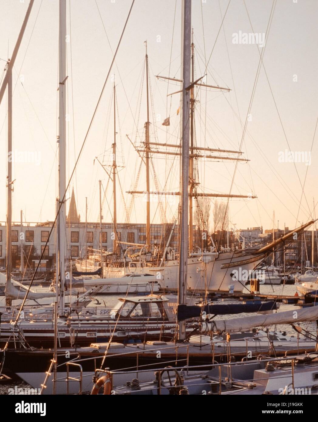 Ostend Harbour Banque d'image et photos - Alamy