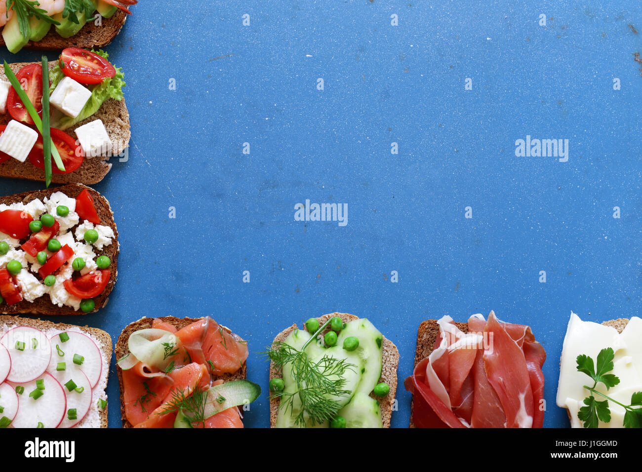 Choix de sandwichs avec différents poids (avocat, crevettes, poisson ...