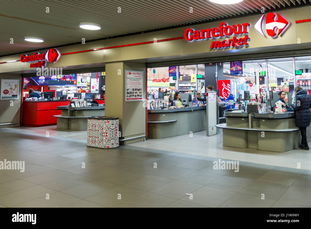 Carrefour market Banque de photographies et d’images à haute résolution ...