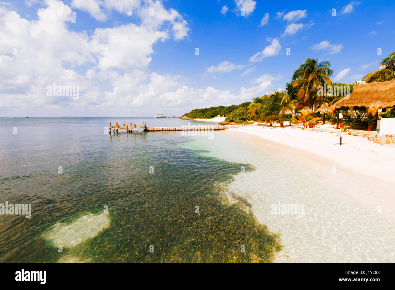 Vue d'un paradis tropical de l'île des Caraïbes Photo Stock - Alamy