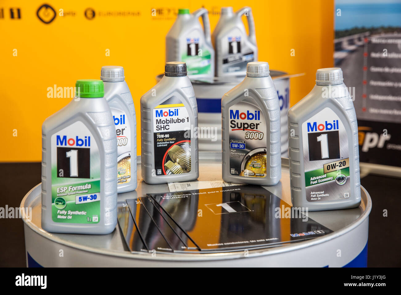 Automotive lubricants Banque de photographies et d’images à haute ...