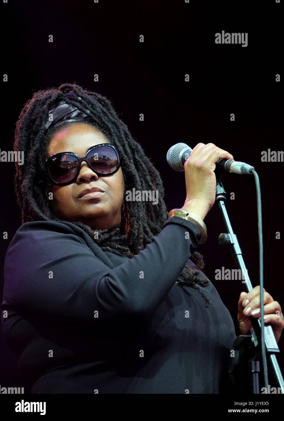 Caron wheeler Banque de photographies et d’images à haute résolution ...