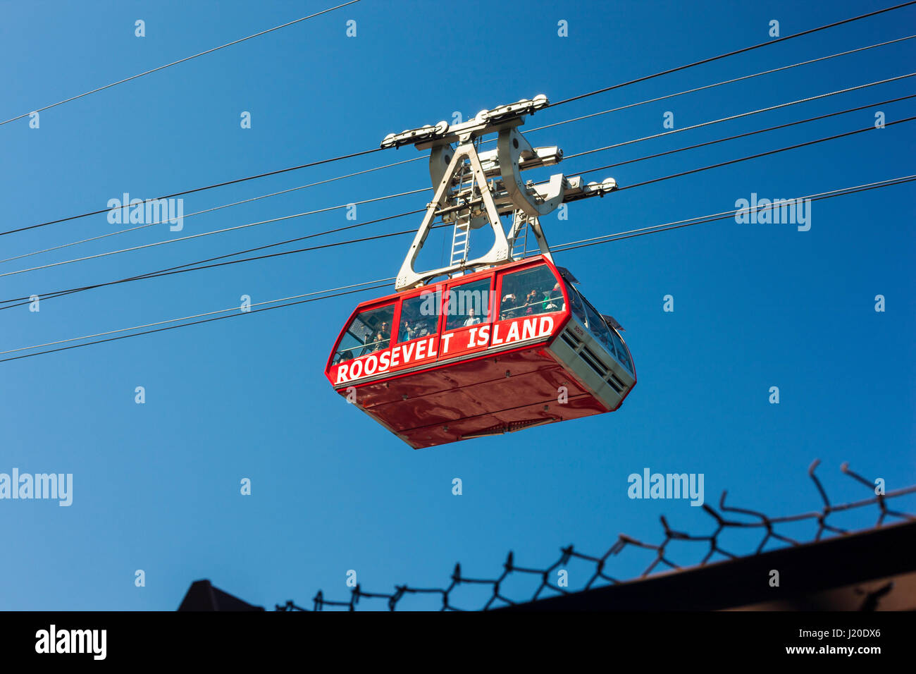 Roosevelt Island tramvay.tramway aérien à New York City relie Roosevelt ...