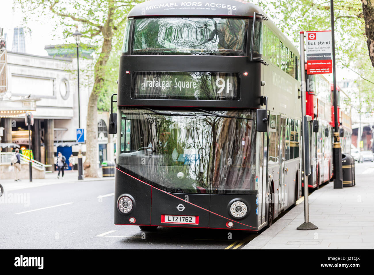 Black london bus Banque de photographies et d’images à haute résolution ...