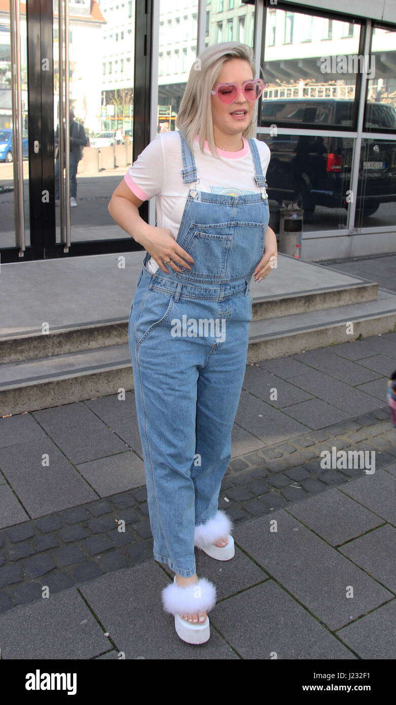 La chanteuse britannique Anne-Marie Nicholson quitter Eins Live Studios ...