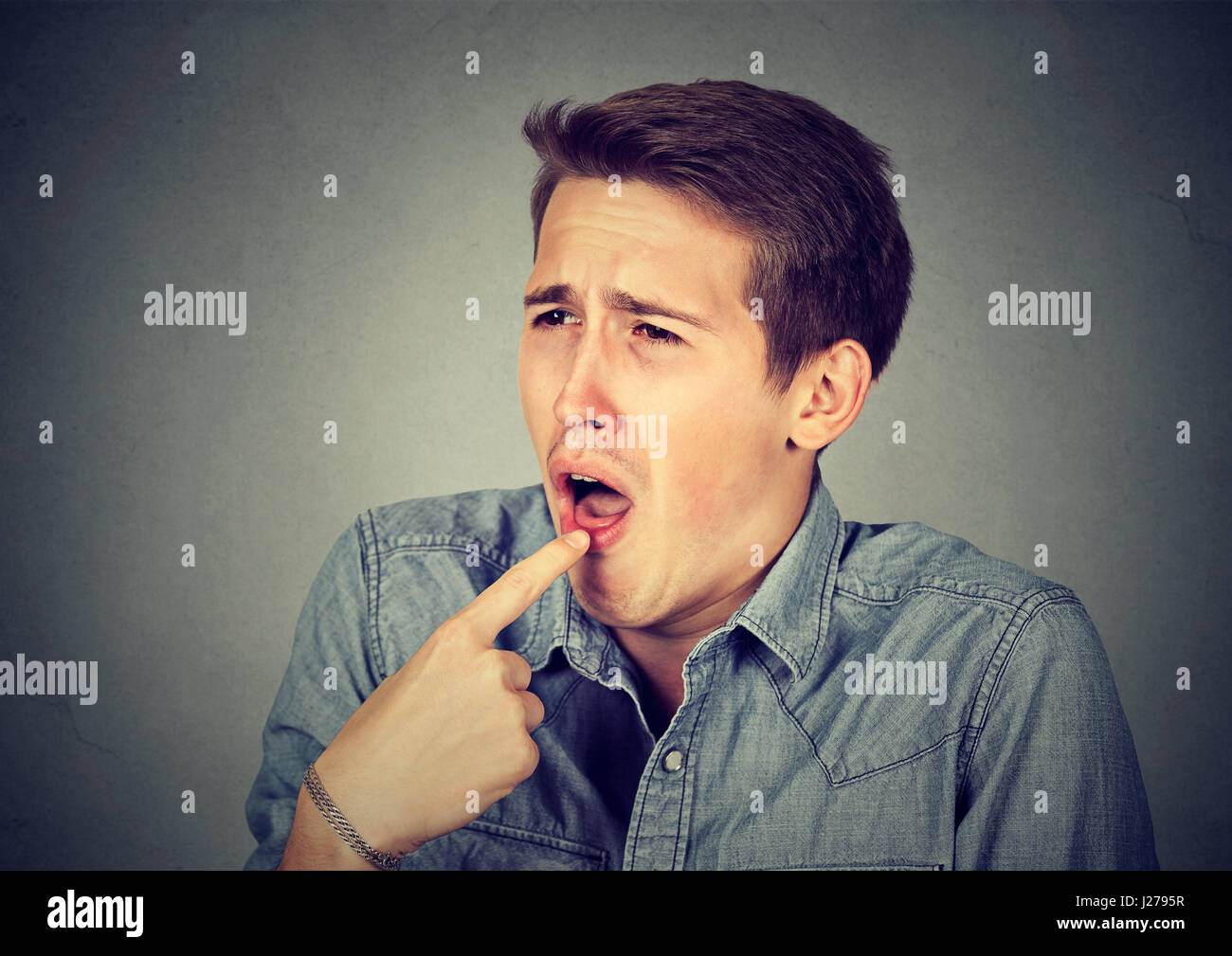 Disgusting mouth Banque de photographies et d’images à haute résolution ...