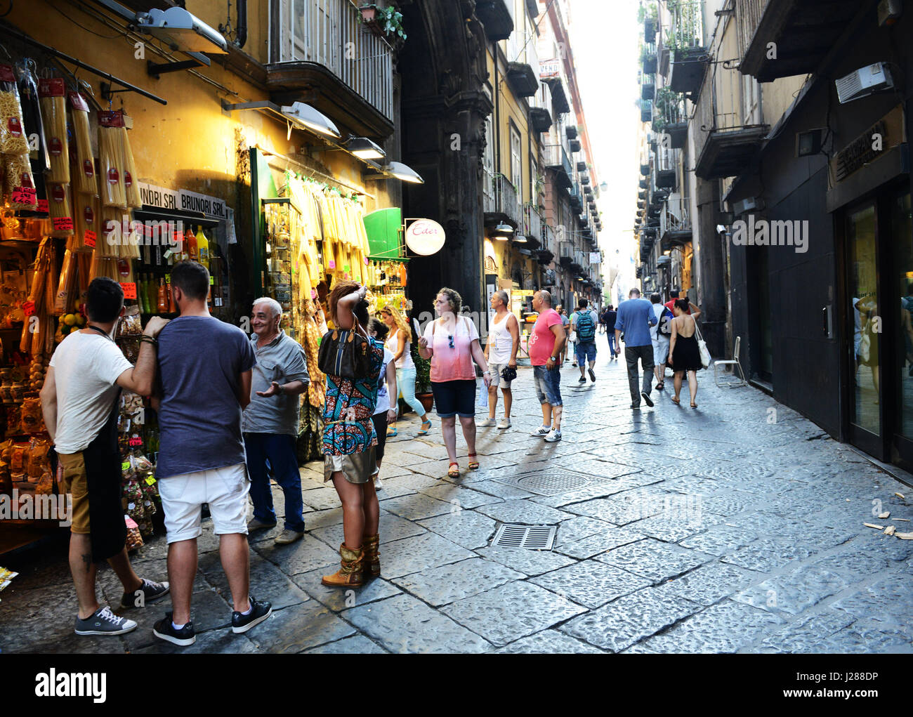 Meret napoli Banque de photographies et d’images à haute résolution - Alamy