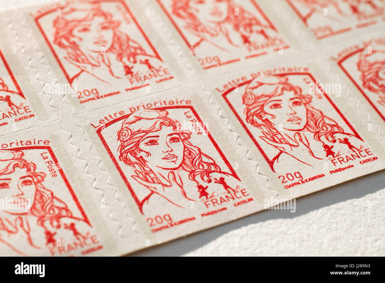 Timbre pour lettre prioritaire france Banque de photographies et d ...