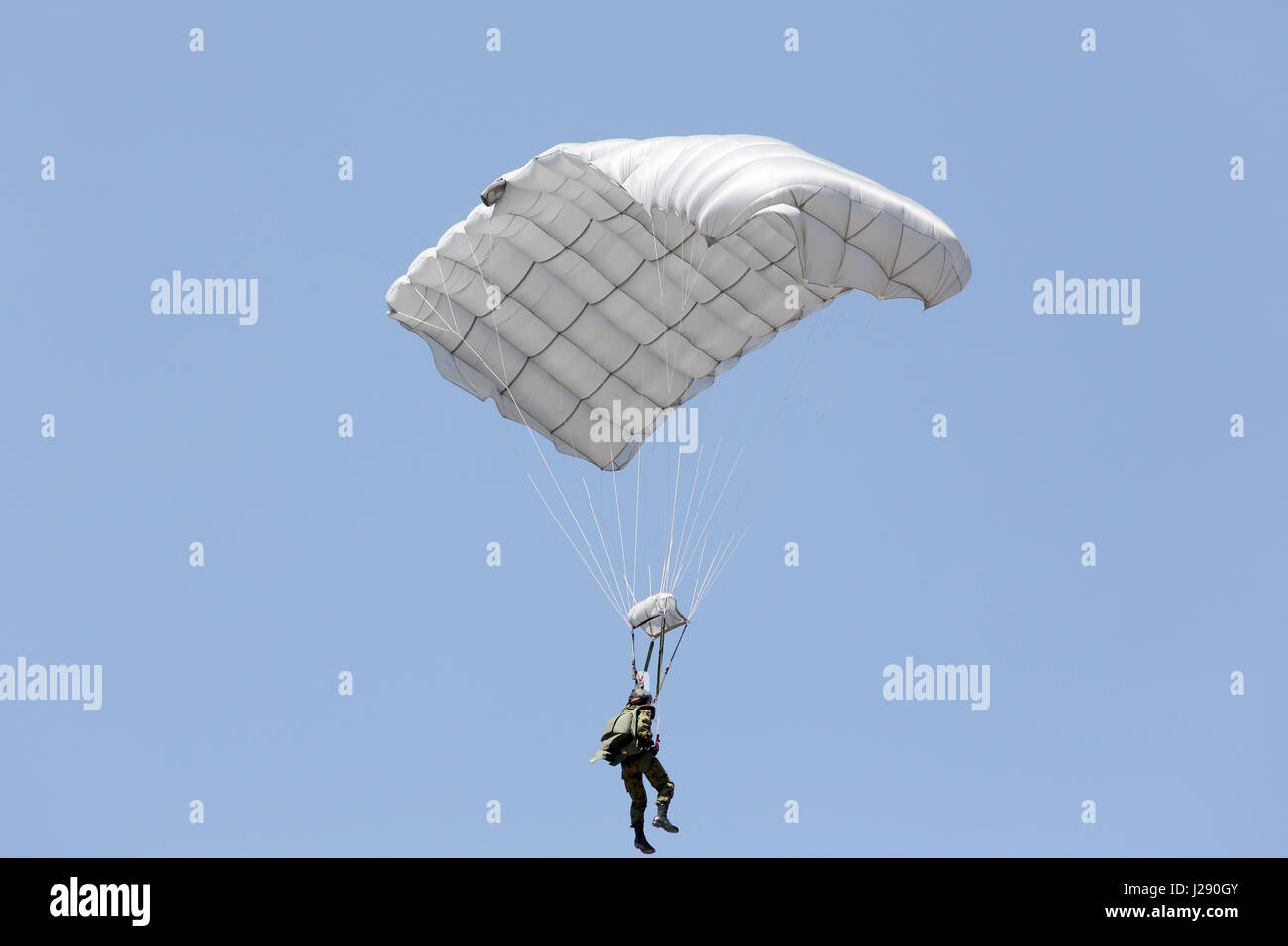 Parachute militaire parachutisme Banque de photographies et d’images à ...