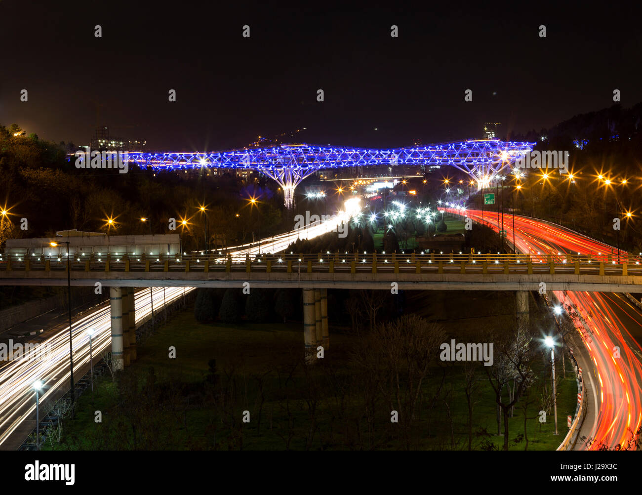 Pont de tabiat Banque de photographies et d’images à haute résolution ...