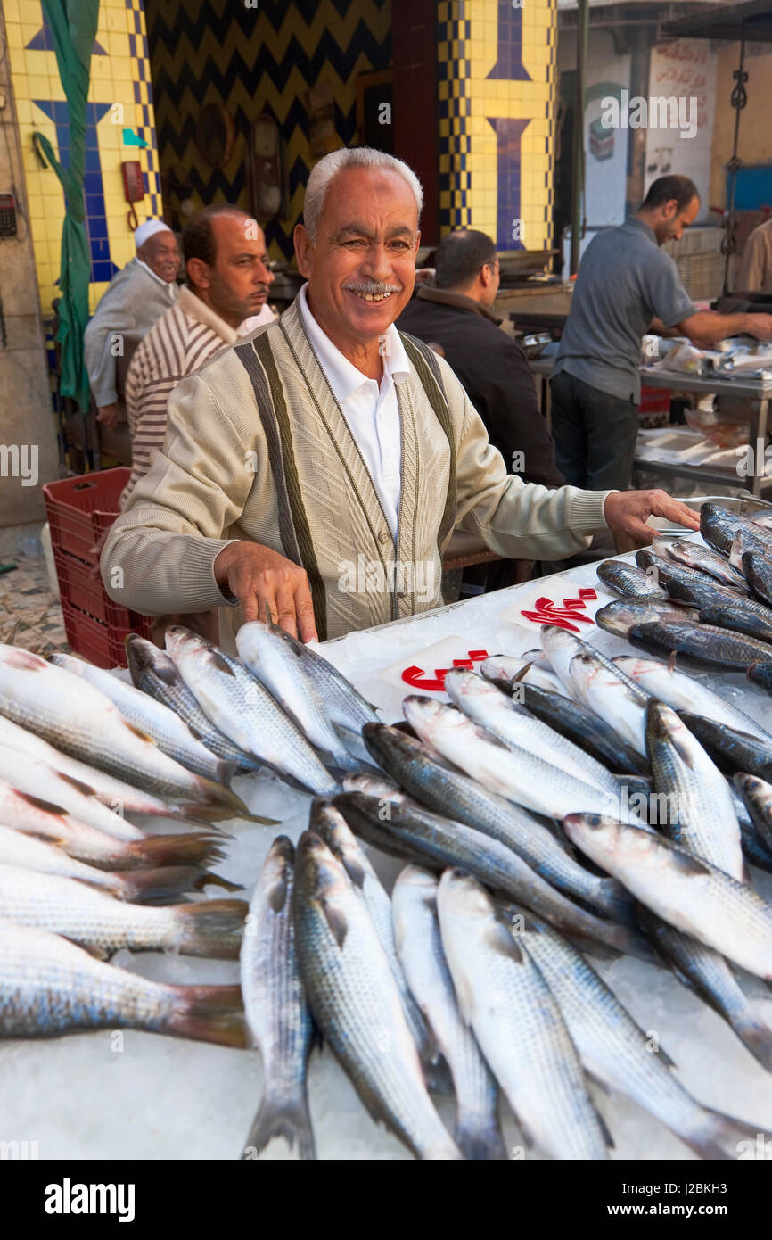 Marchande de poissons Banque de photographies et d’images à haute ...