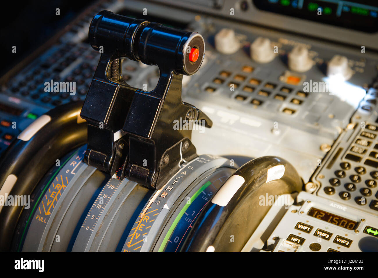 Instrument panel cockpit airbus a320 Banque de photographies et d ...