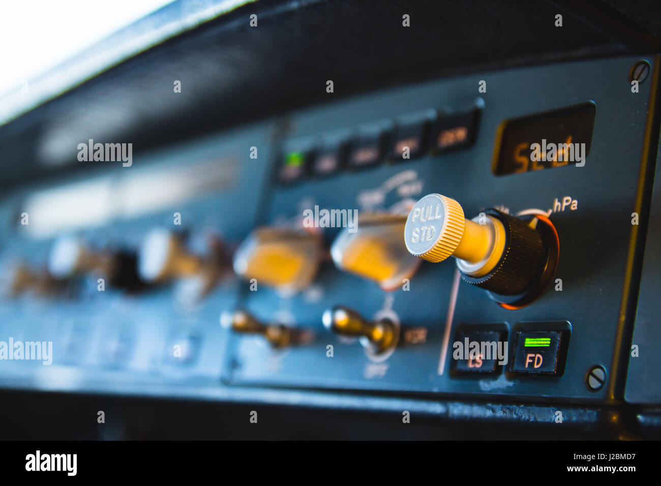 Instrument panel cockpit airbus a320 Banque de photographies et d ...