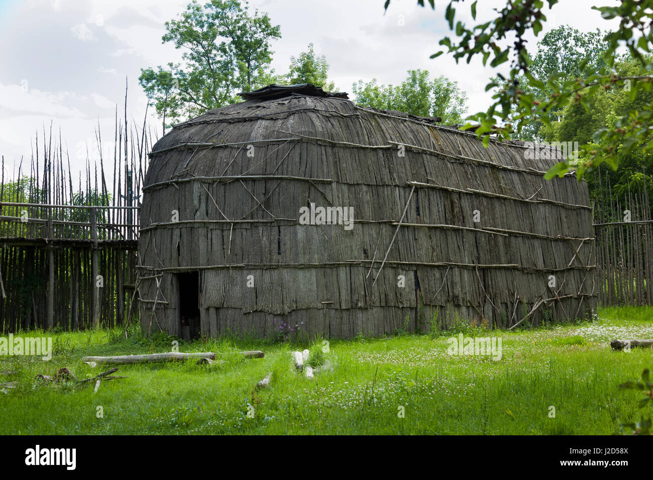 Iroquois Maison Longue Banque d'image et photos - Alamy