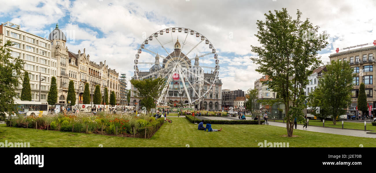 Anvers, Belgique - le 5 juillet 2016 : vue extérieure de la Gare ...