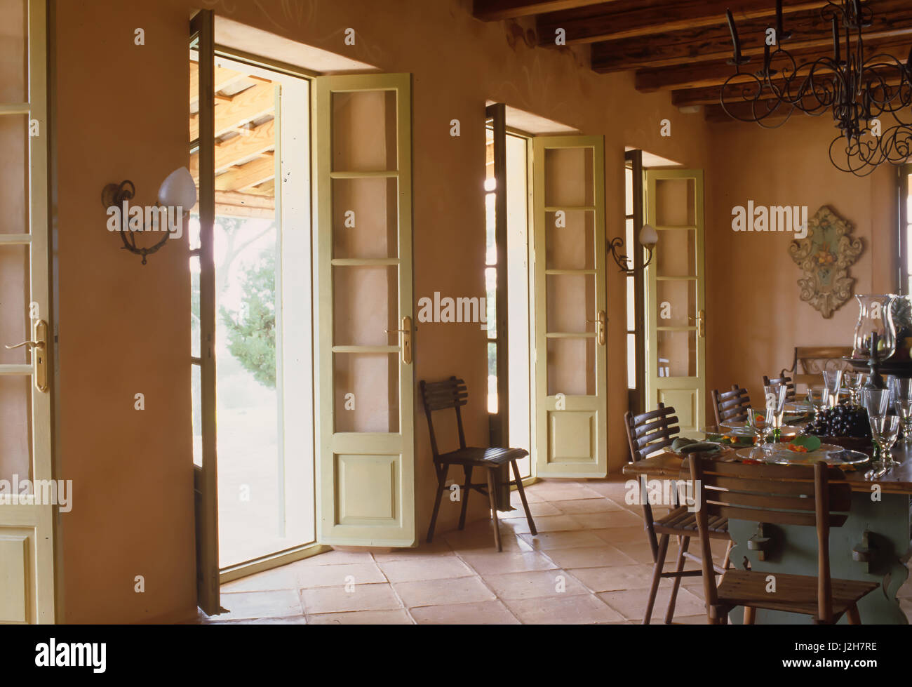 Nos portes Banque de photographies et d’images à haute résolution - Alamy