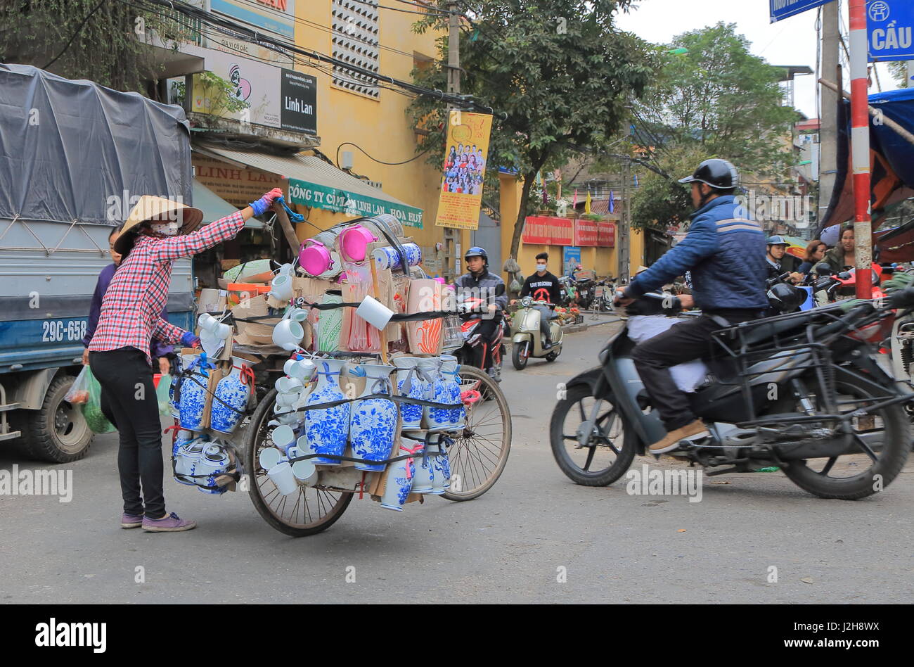 Embouteillage du vieux quartier de hanoi Banque de photographies et d ...