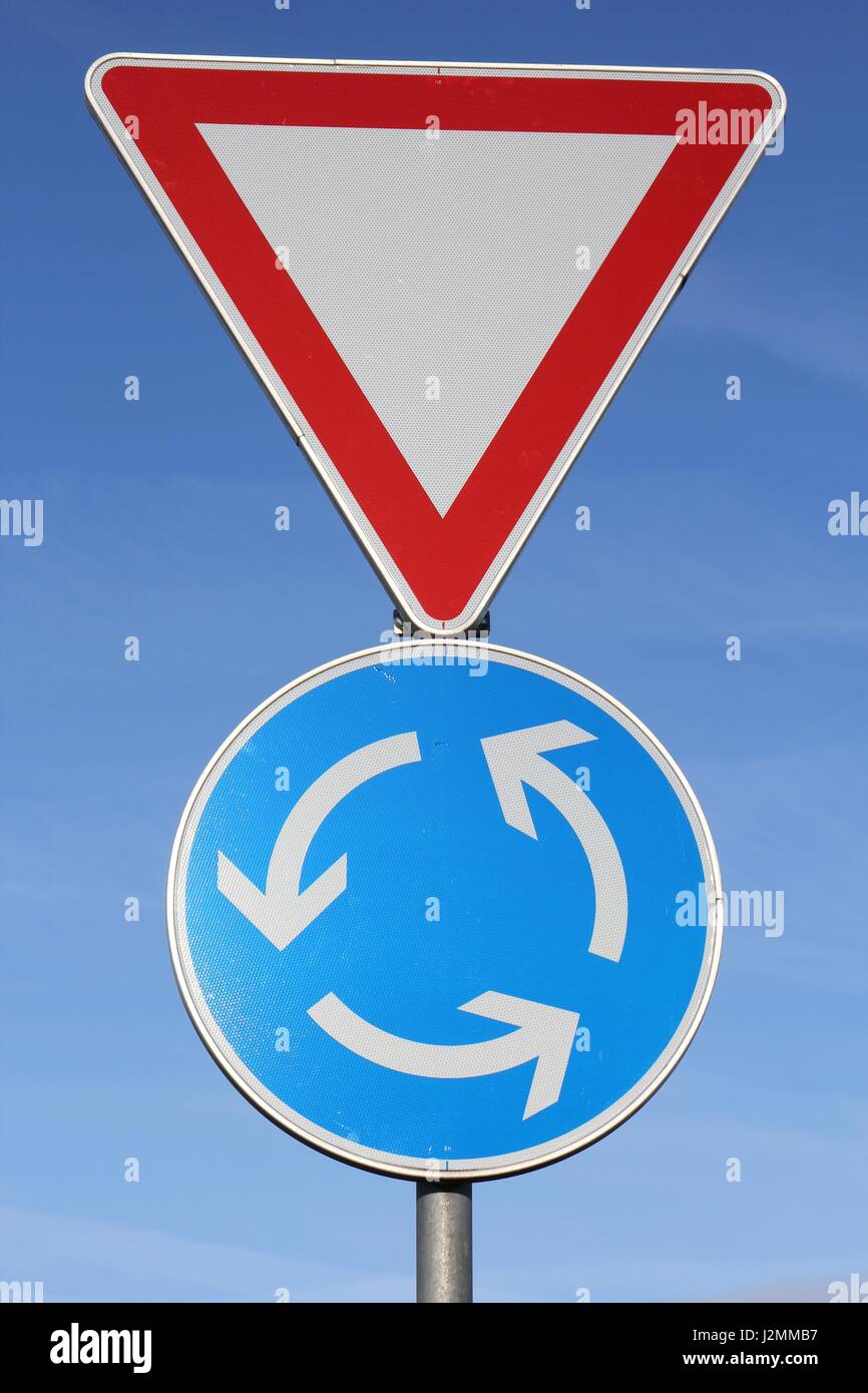 Panneau de signalisation rond point Banque de photographies et d’images ...